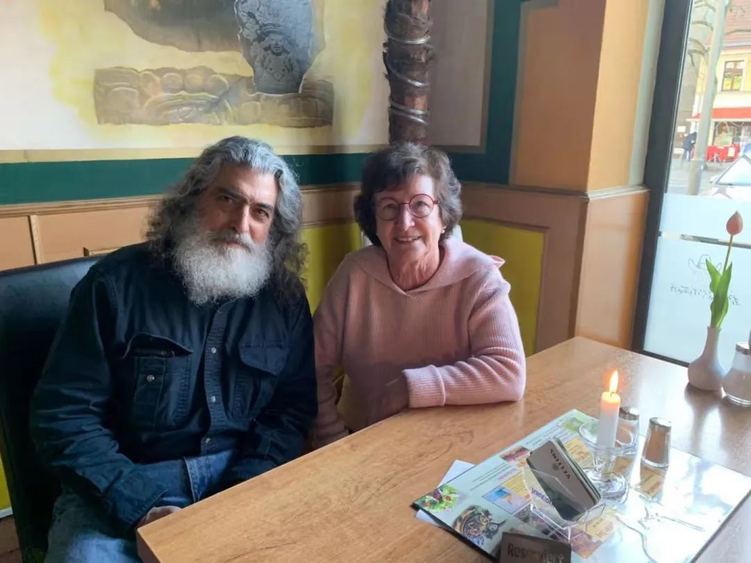 前上海犹太难民索尼娅获得“丝路友好使者”称号